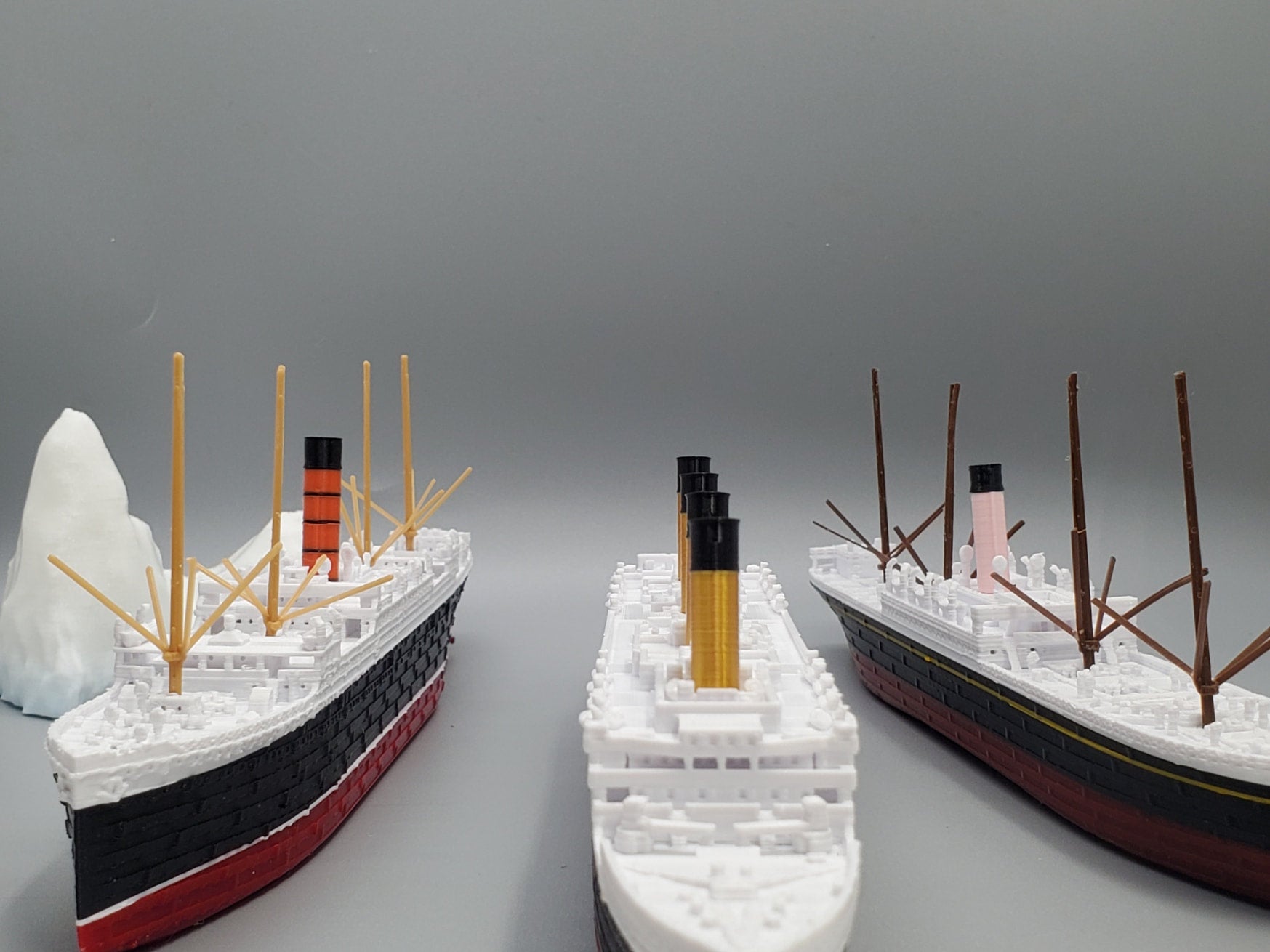 A Night to Remember Collection* 3 Model Ships 12" RMS Titanic, RMS ...